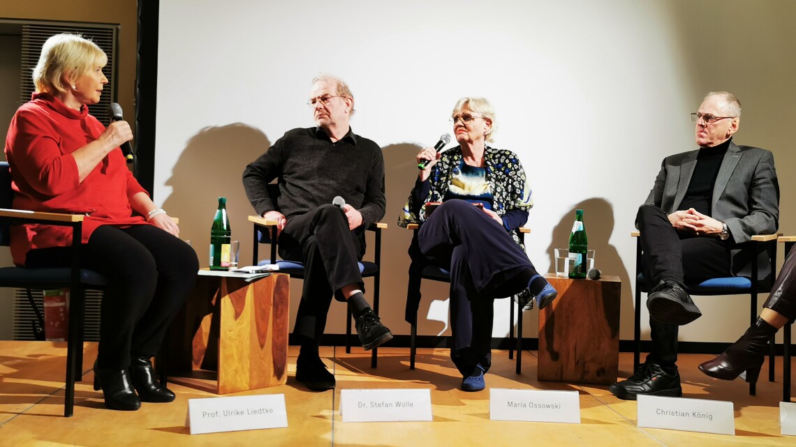 Präsidentin diskutiert im Podium zu 30 Jahren Gedenkstätte Berlin ...
